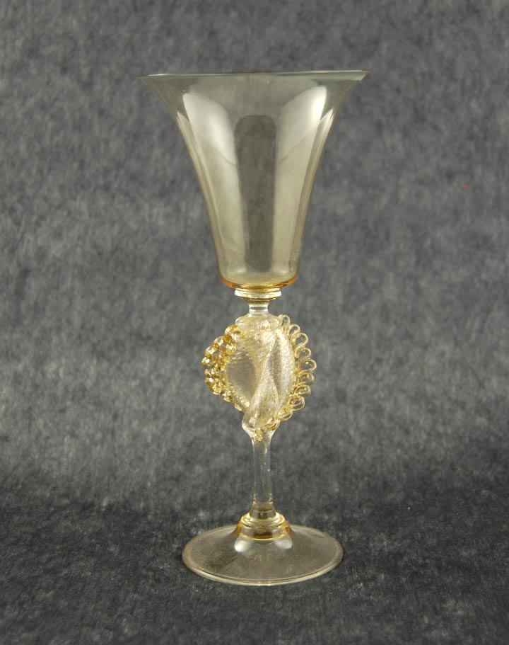 Calice trasparente allungato